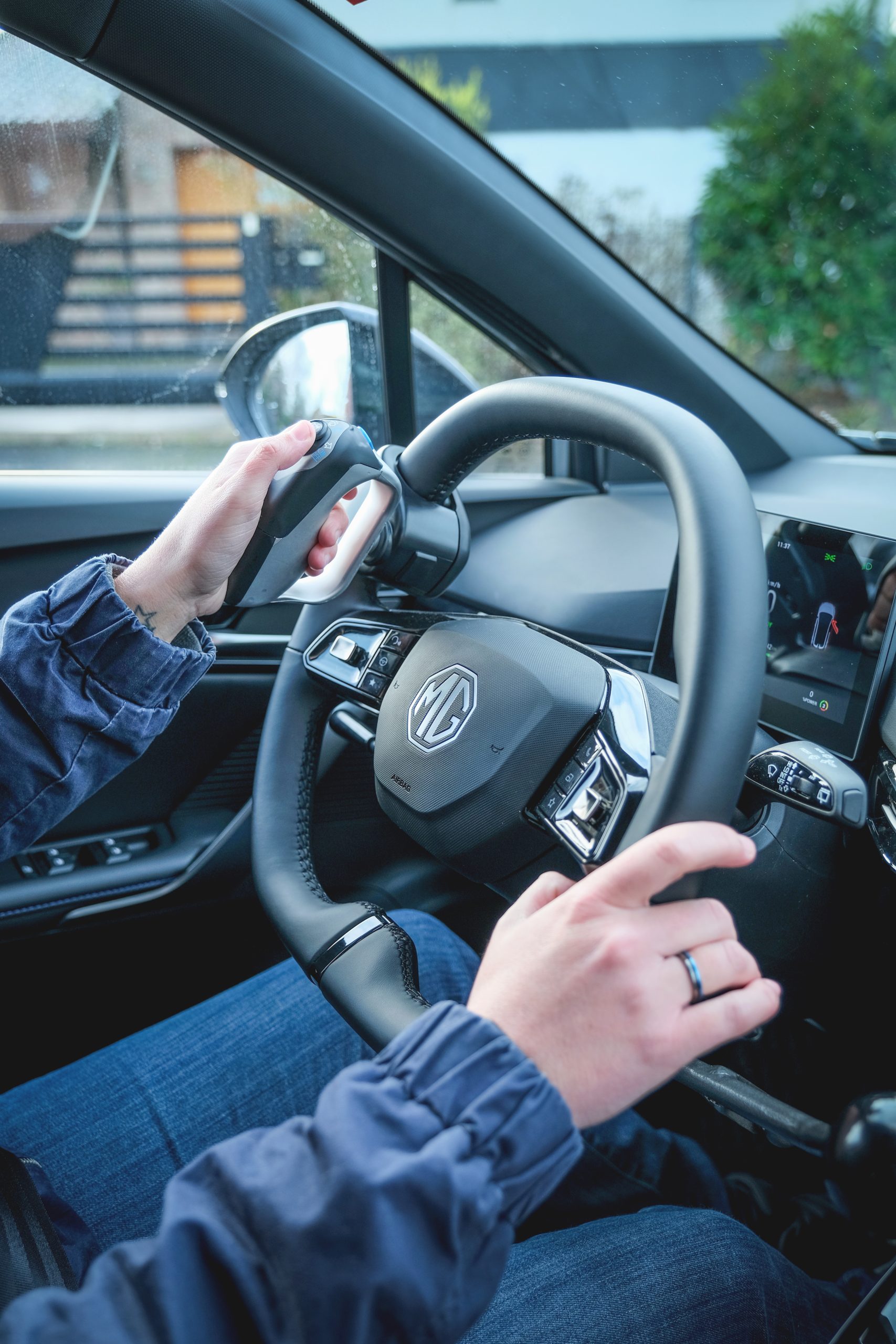 MG4_poste_de_conduite_amenage_12 | Voiture et handicap